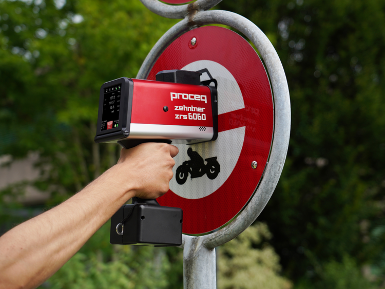 Zehntner ZRS 6060 Retro­reflectometer - Road Sign Reflectors | Proceq